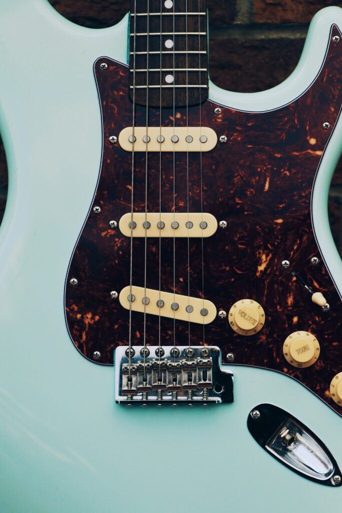 String Bending on Guitar: Techniques, Notation, and Essential Tips